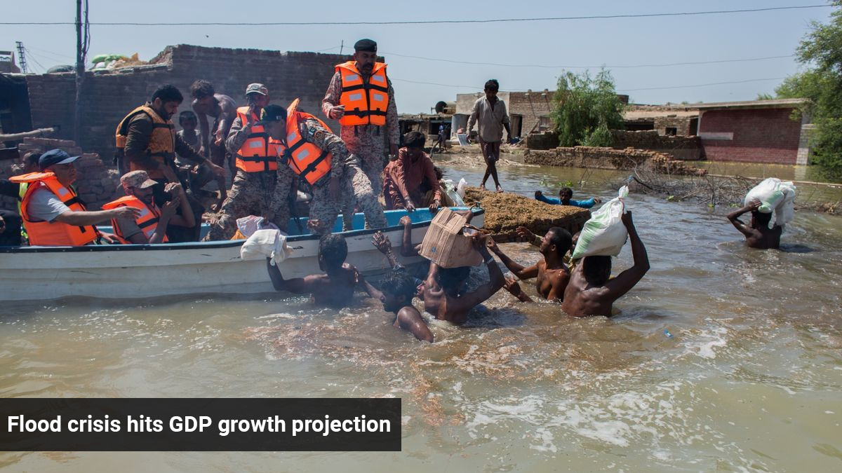 Flood crisis hits GDP growth projection