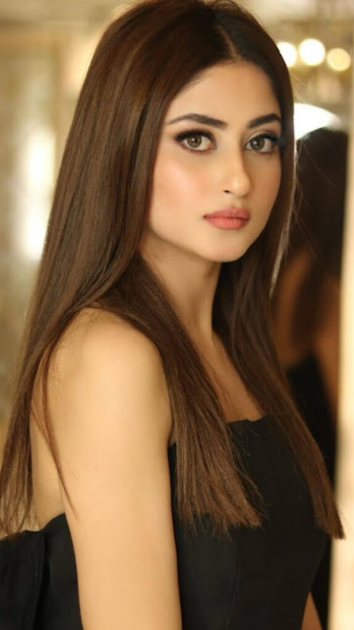 Top 10 Pakistani Actresses Who Are Naturally Beautiful in 2024